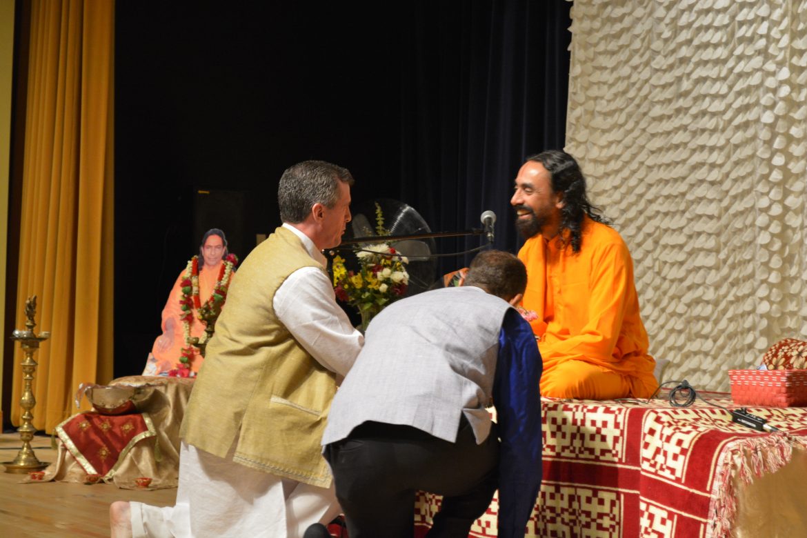 Mayor of Morrisville, NC gives a heart-warming welcome to Swami Mukund...